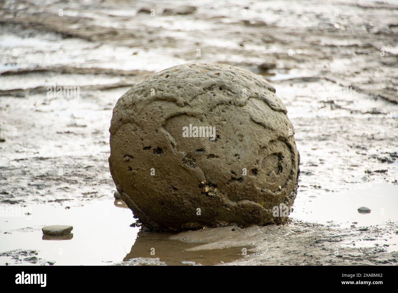 Spherical Boulder on Tongaporutu River - New Zealand Stock Photo - Alamy
