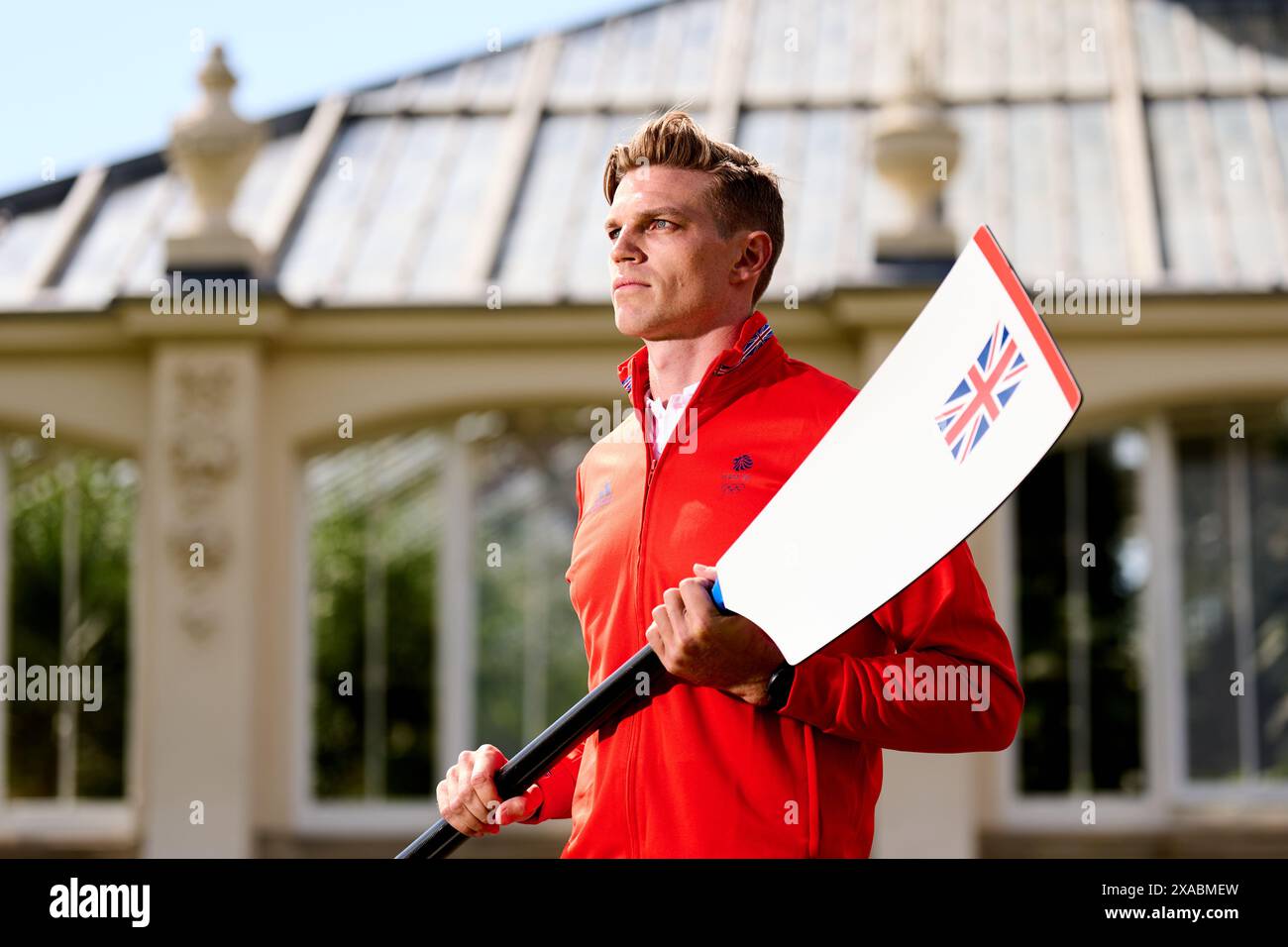Tom george rowing hi-res stock photography and images - Alamy