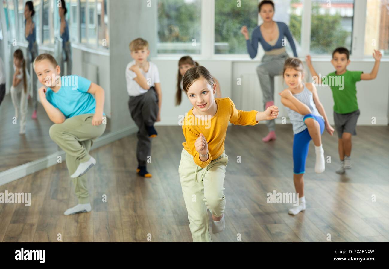 Group of children dancing hip hop Stock Photo - Alamy