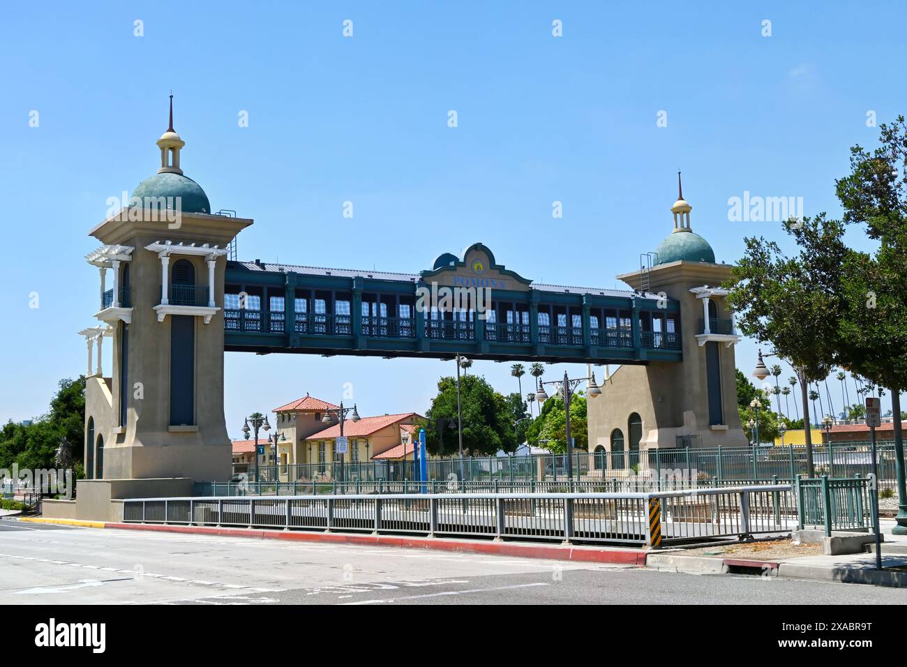 POMONA, CALIFORNIA - 18 MAY 2024: the Pedestrian overpass at the Amtrak ...