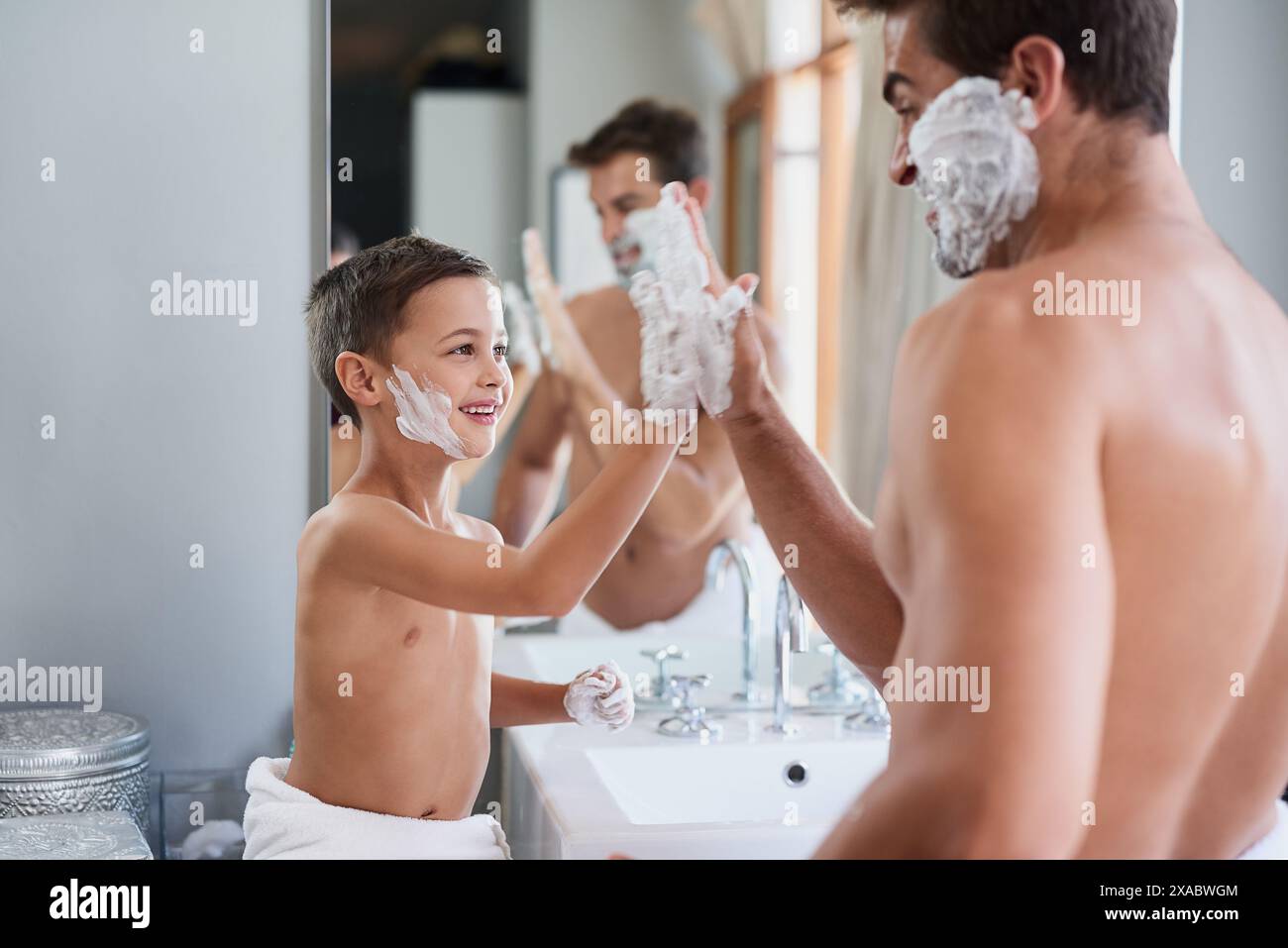 Shave father son hi-res stock photography and images - Alamy