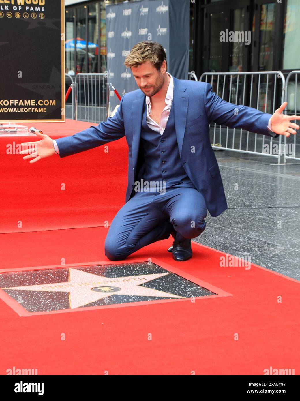 LOS ANGELES - MAY 23: Chris Hemsworth at the Chris Hemsworth Star ...