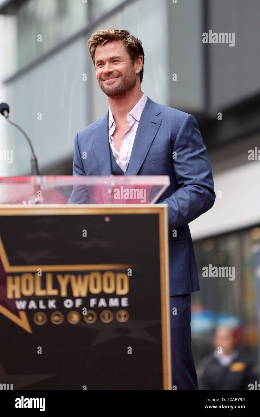 LOS ANGELES - MAY 23: Chris Hemsworth at the Chris Hemsworth Star ...