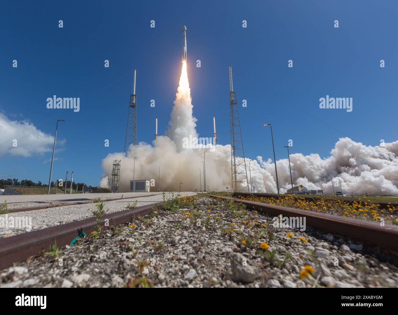Cape Canaveral, USA. 05th June, 2024. Veteran NASA astronauts Butch ...