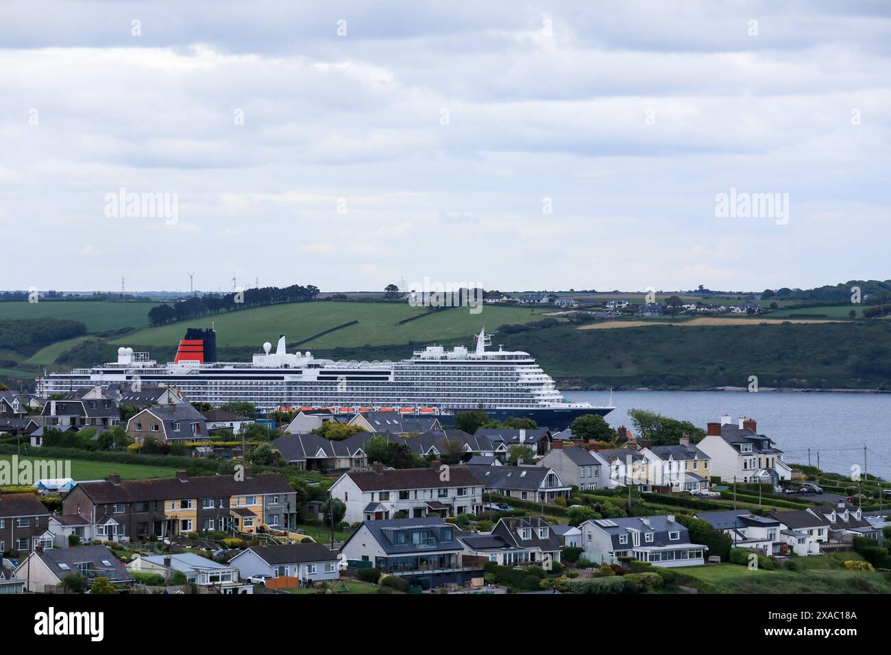 Tugs in cobh hi-res stock photography and images - Alamy