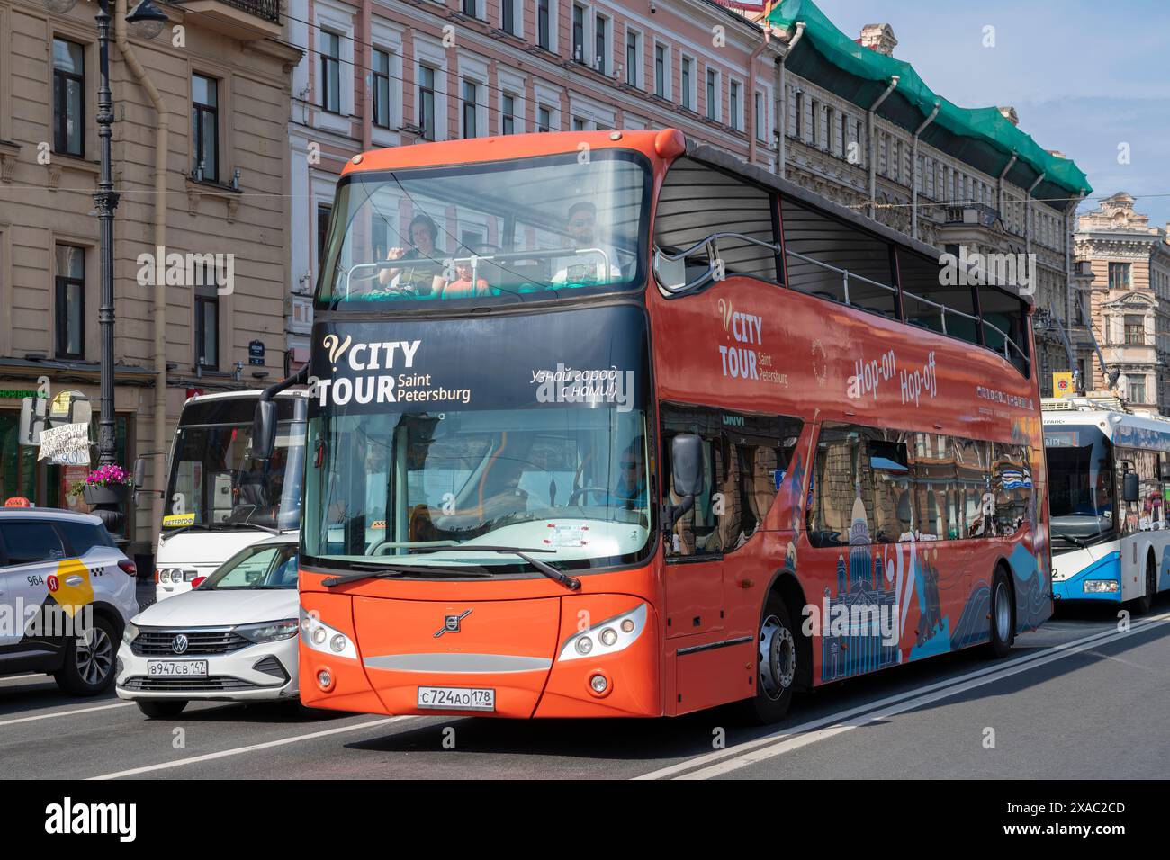 SAINT PETERSBURG, RUSSIA - JUNE 02, 2024: Double-decker tourist bus ...