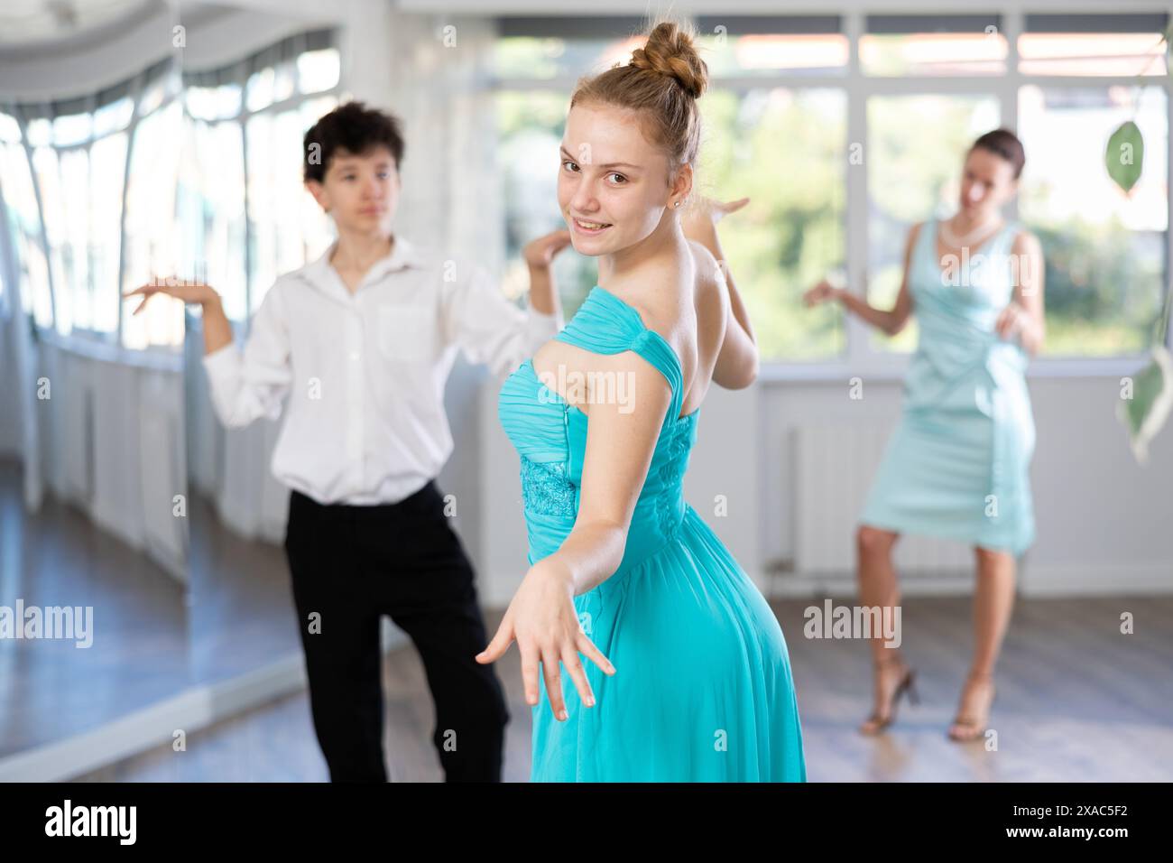 Foxtrot rhythm hi-res stock photography and images - Alamy