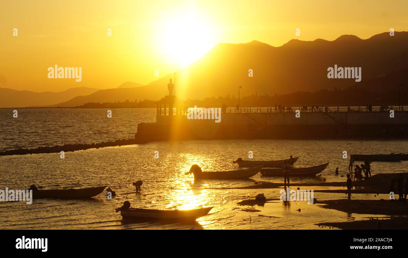 Lago de Chapala Sunset Stock Photo - Alamy