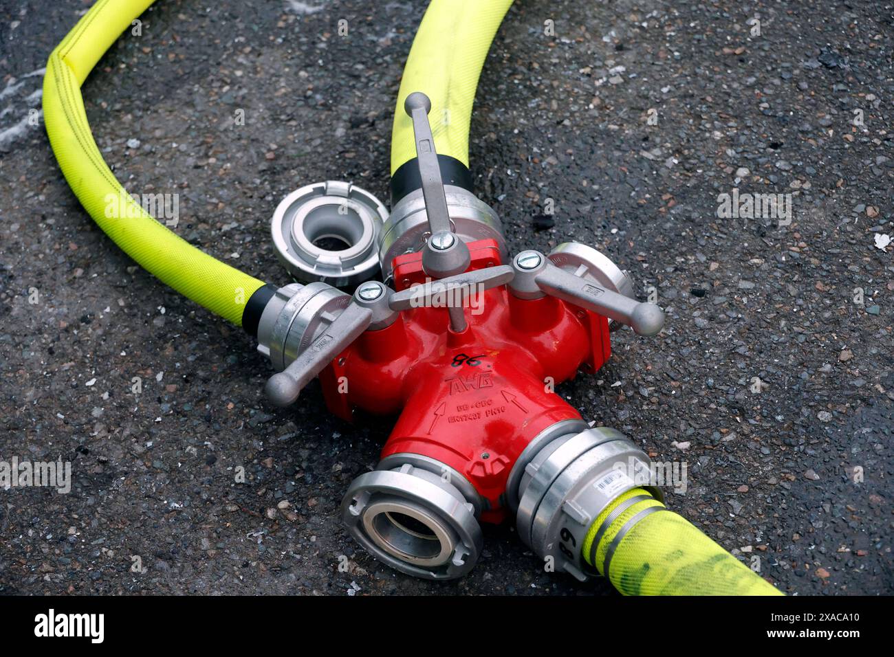 Alte paletten hi-res stock photography and images - Alamy