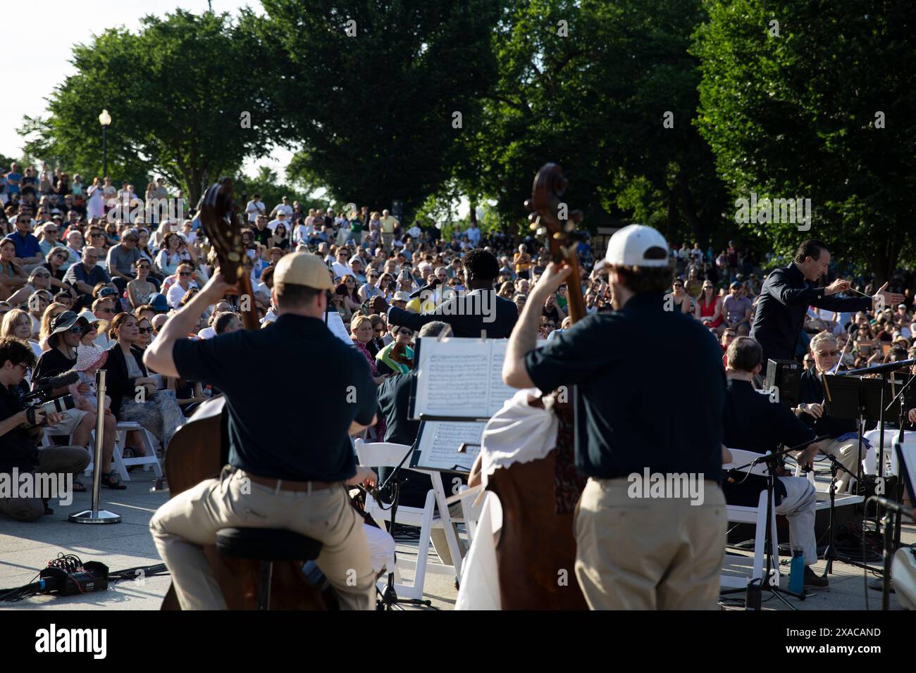 Connect audiences hi-res stock photography and images - Alamy