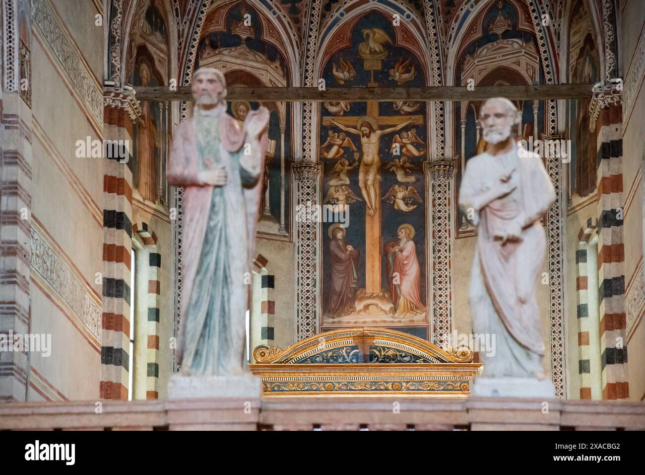 Verona san zeno basilica presbytery rood screen hi-res stock ...