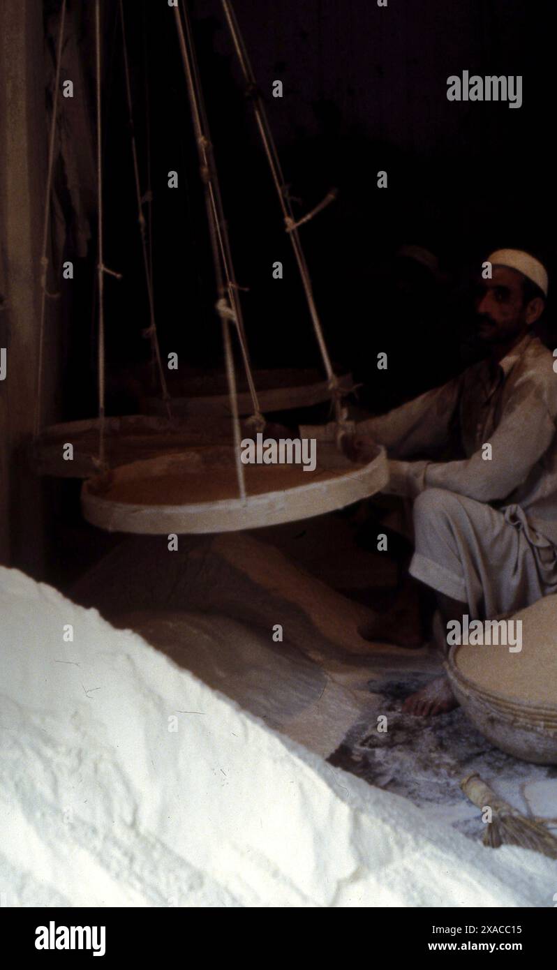 Pakistan 1980s hi-res stock photography and images - Alamy