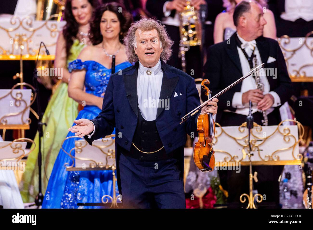 Johann strauss andre rieu orchester hi-res stock photography and images ...