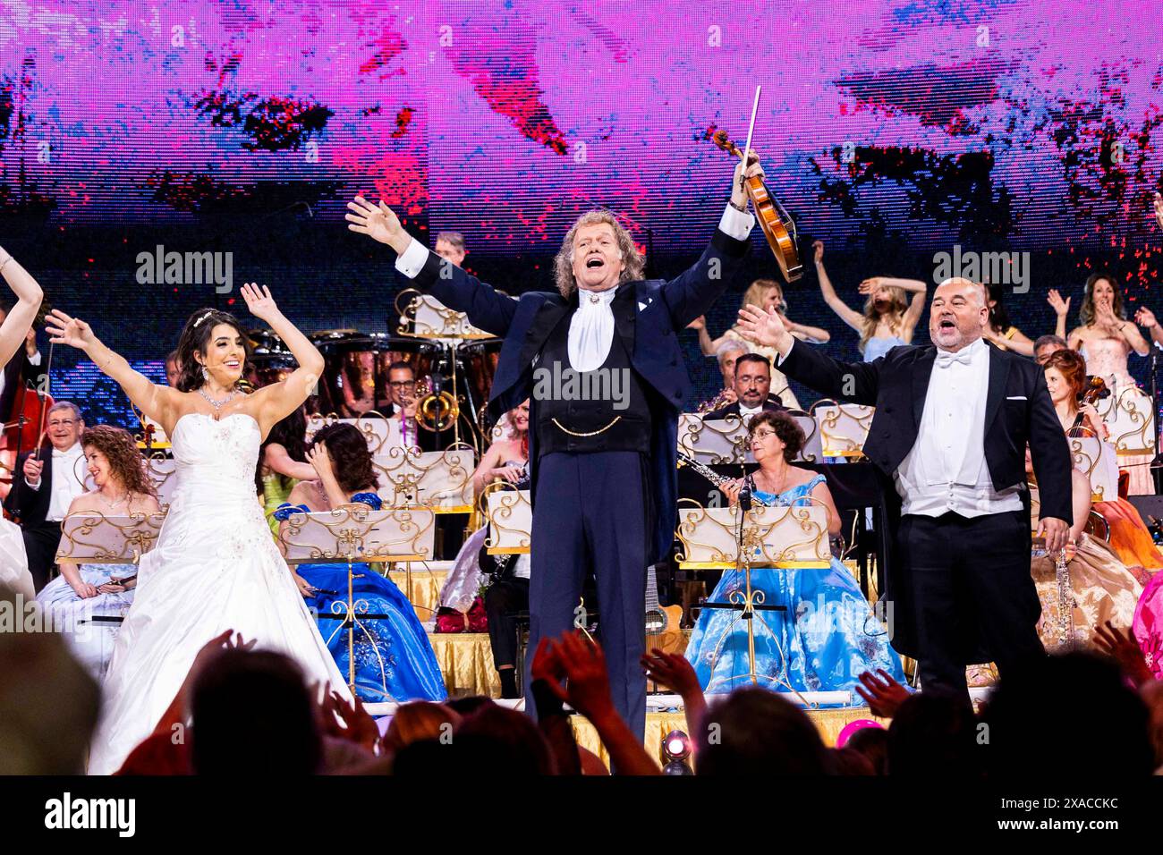 Johann strauss andre rieu orchester hi-res stock photography and images ...