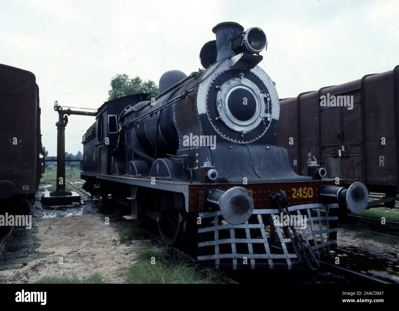Steam engine Peshawar railway station, Pakistan 1984 Stock Photo - Alamy