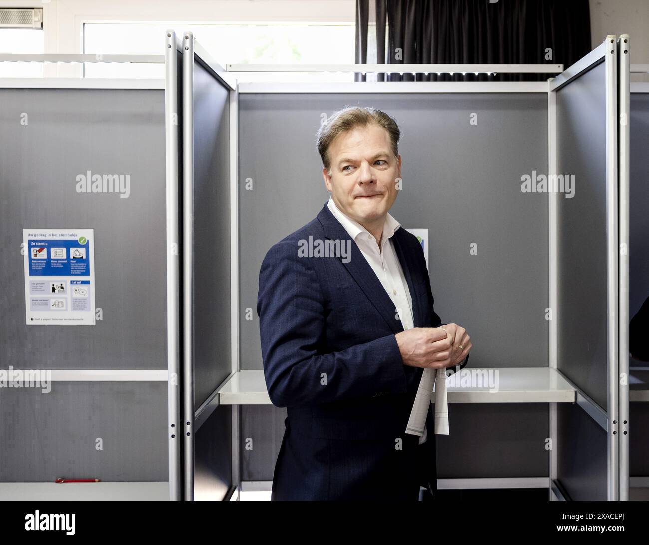 ENSCHEDE - NSC party leader Pieter Omtzigt casts his vote for the ...