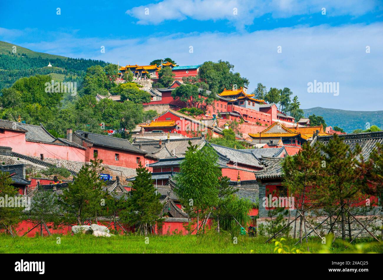 The monastery complex of Wudai Shan Mount Wutai, UNESCO World Heritage ...