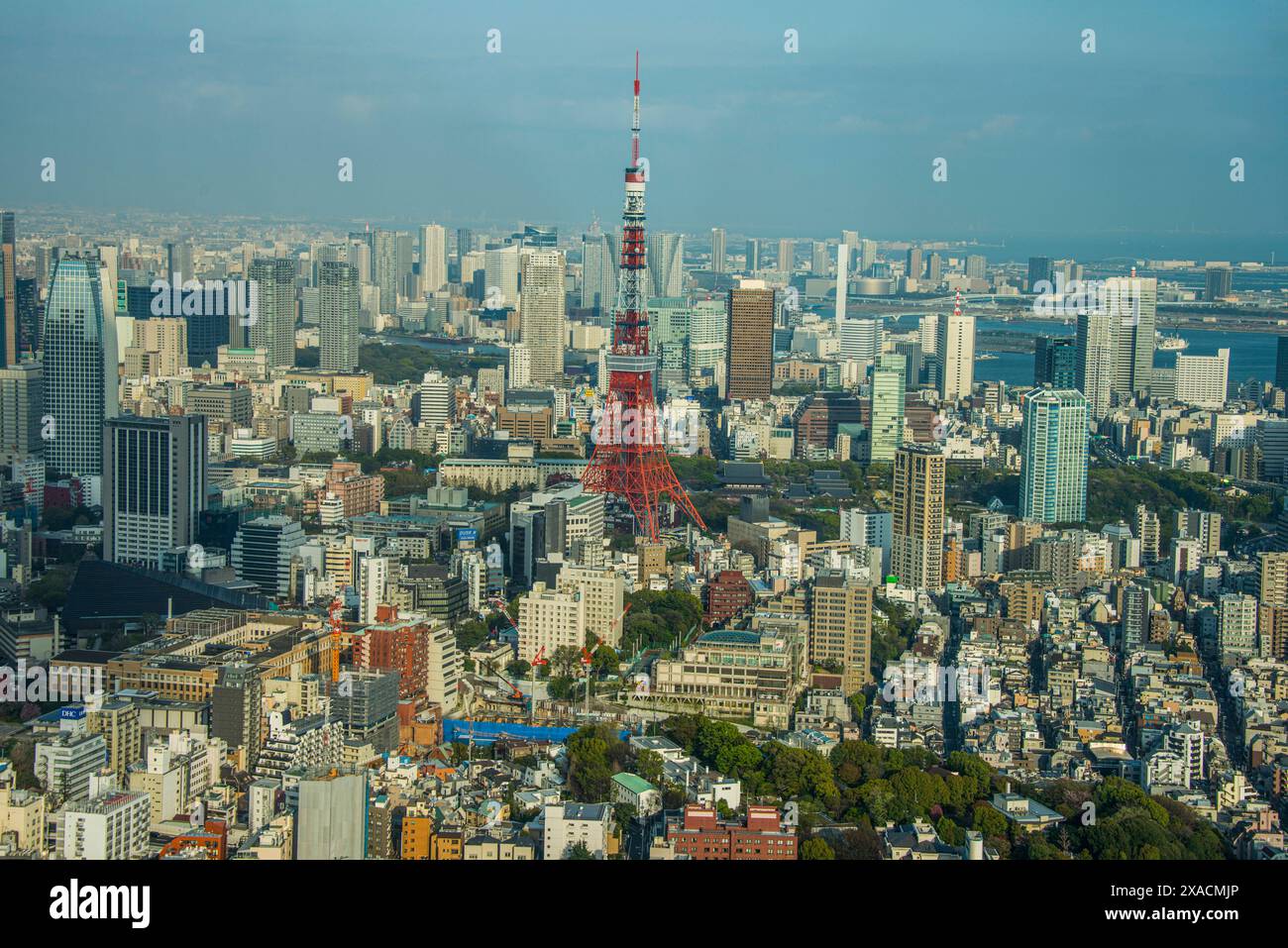 View over Tokyo with the Tokyo Tower, from the Mori Tower, Roppongi ...