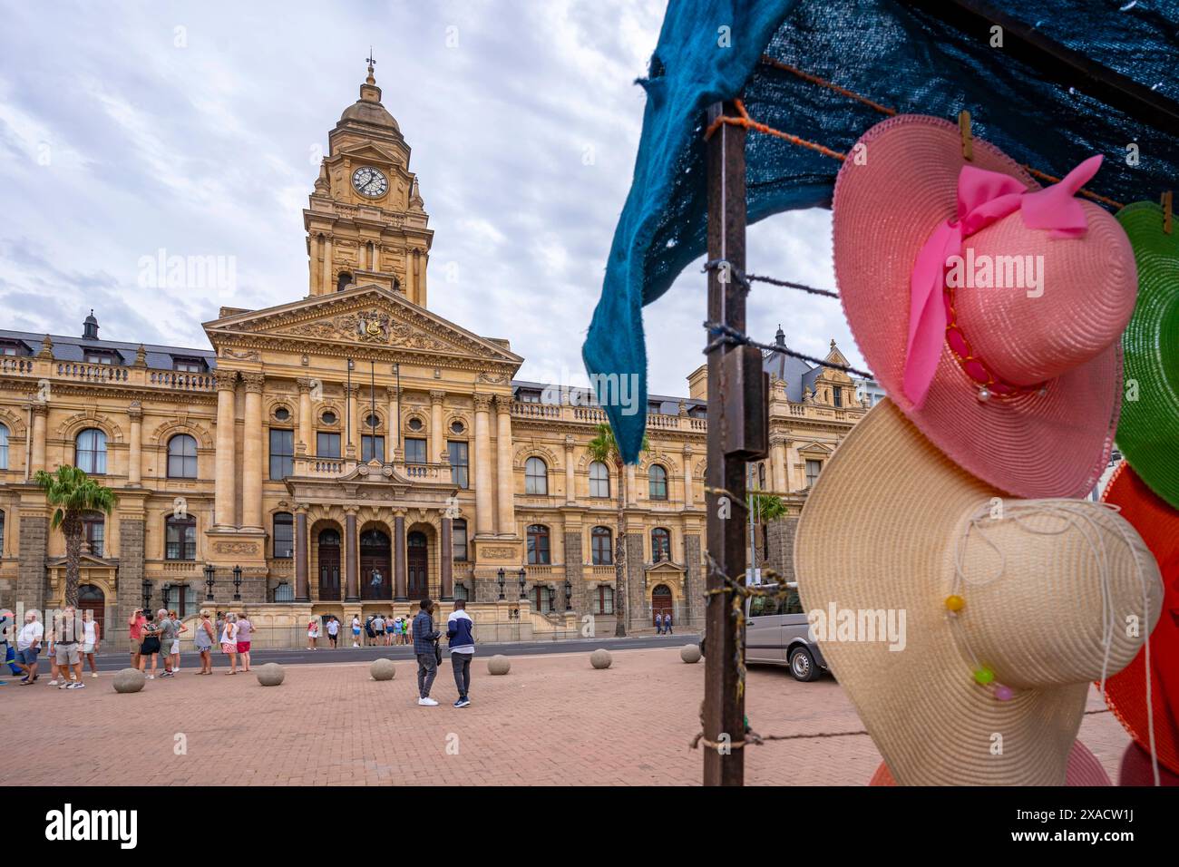 View of Nelson Mandela statue at Cape Town City Hall, Grand Parade ...