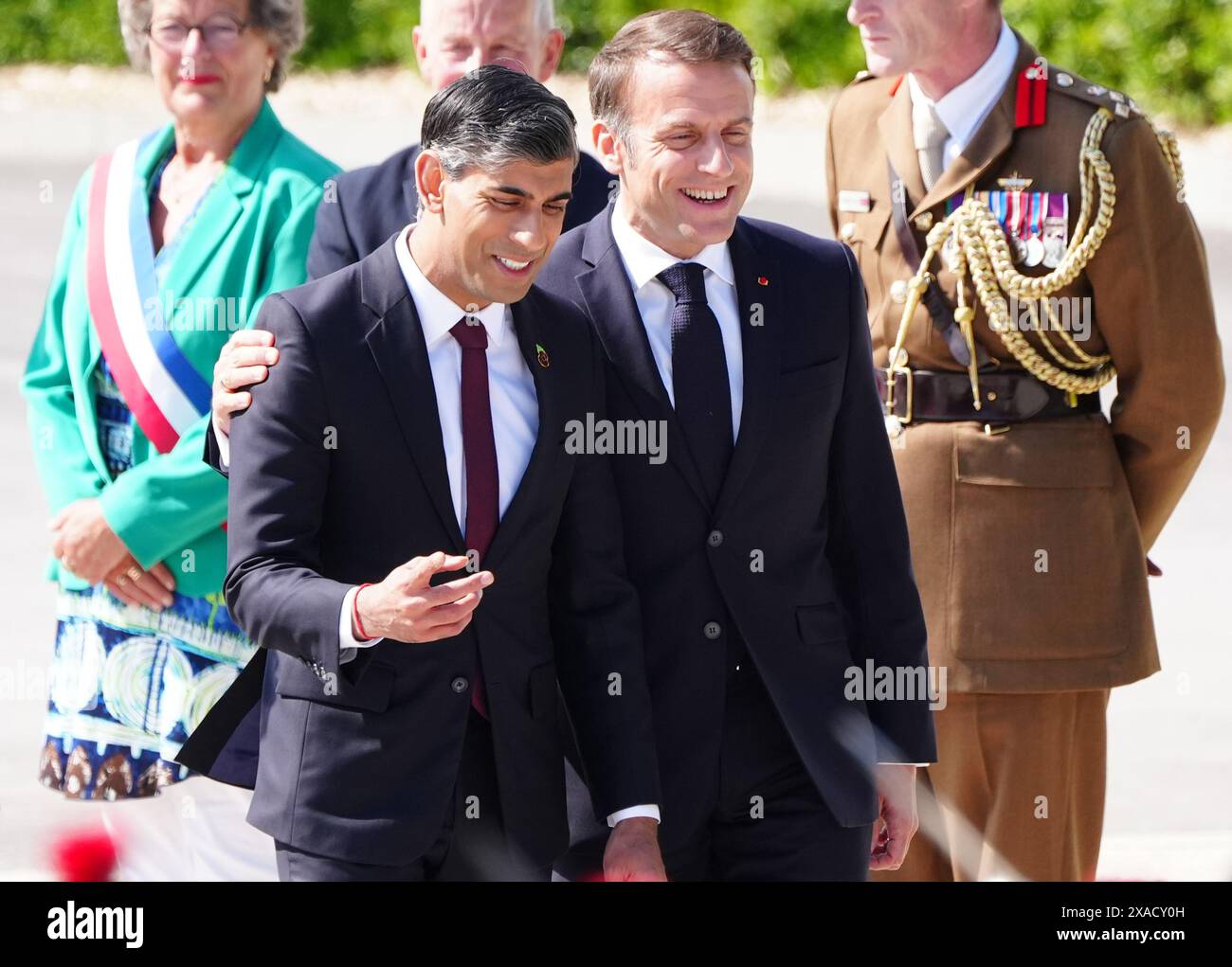 French President Emmanuel Macron with Prime Minister Rishi Sunak arrive ...