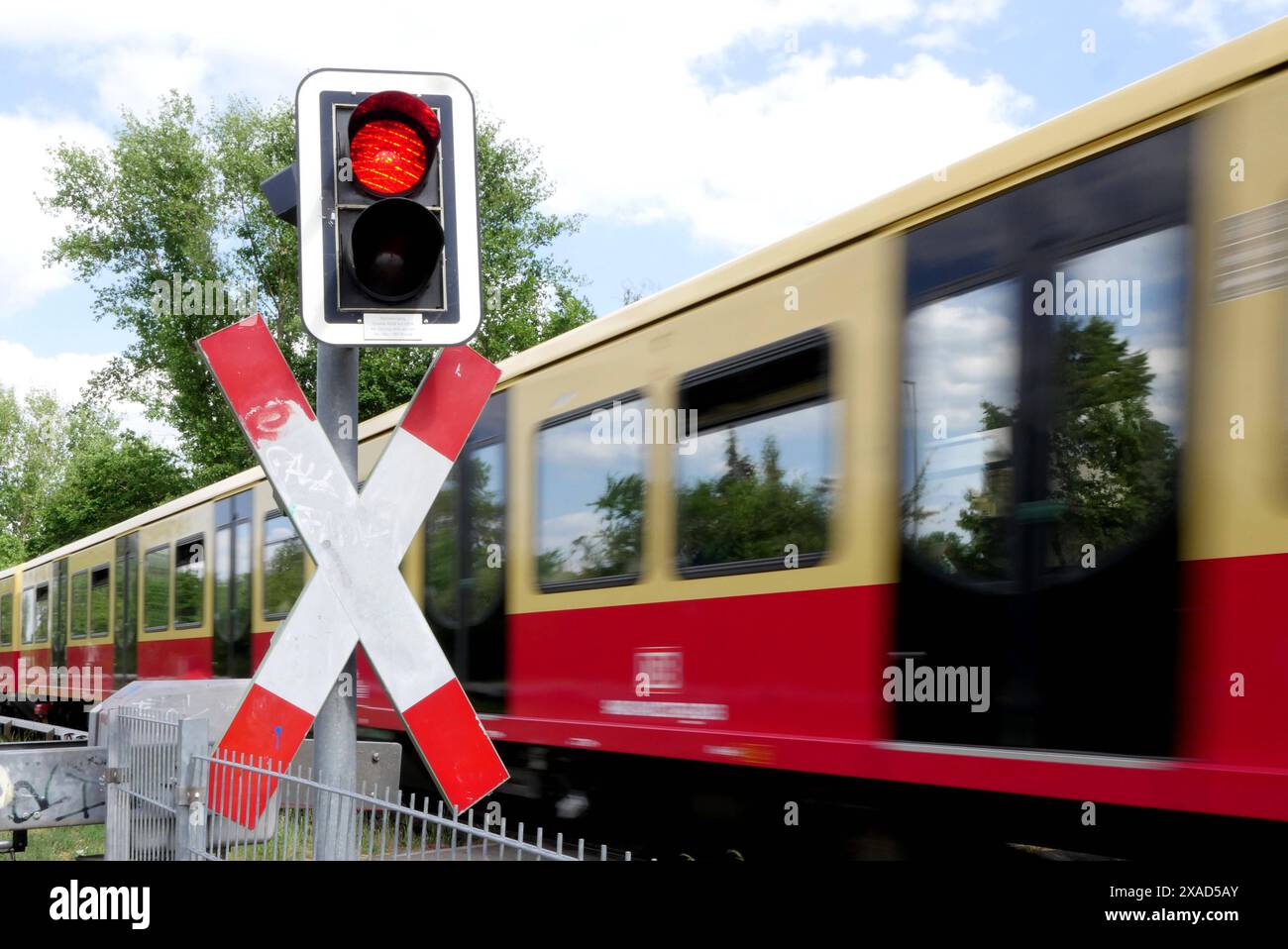 Vor Einem Bahnubergang Steht Vor Einer