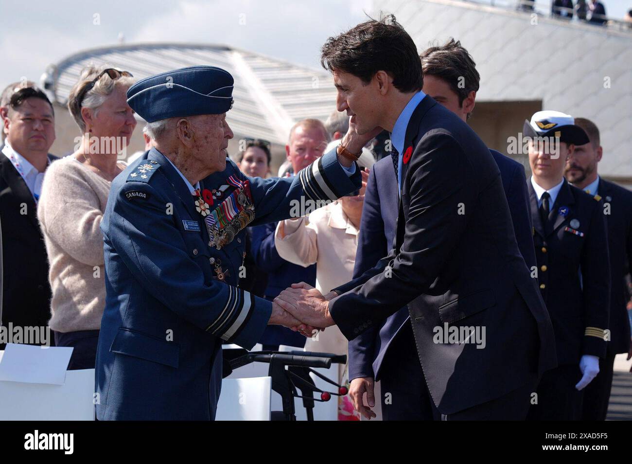Canadian Prime Minister Justin Trudeau meets Richard Rohmer, 100, one ...