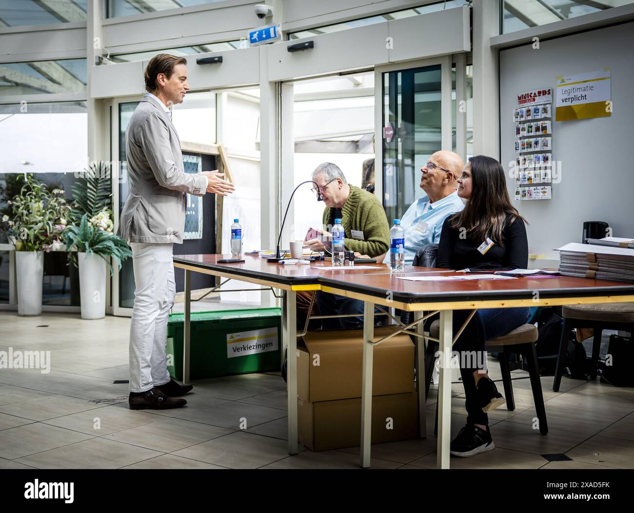 SCHEVENINGEN - VVD MEP Malik Azmani casts his vote for the European ...