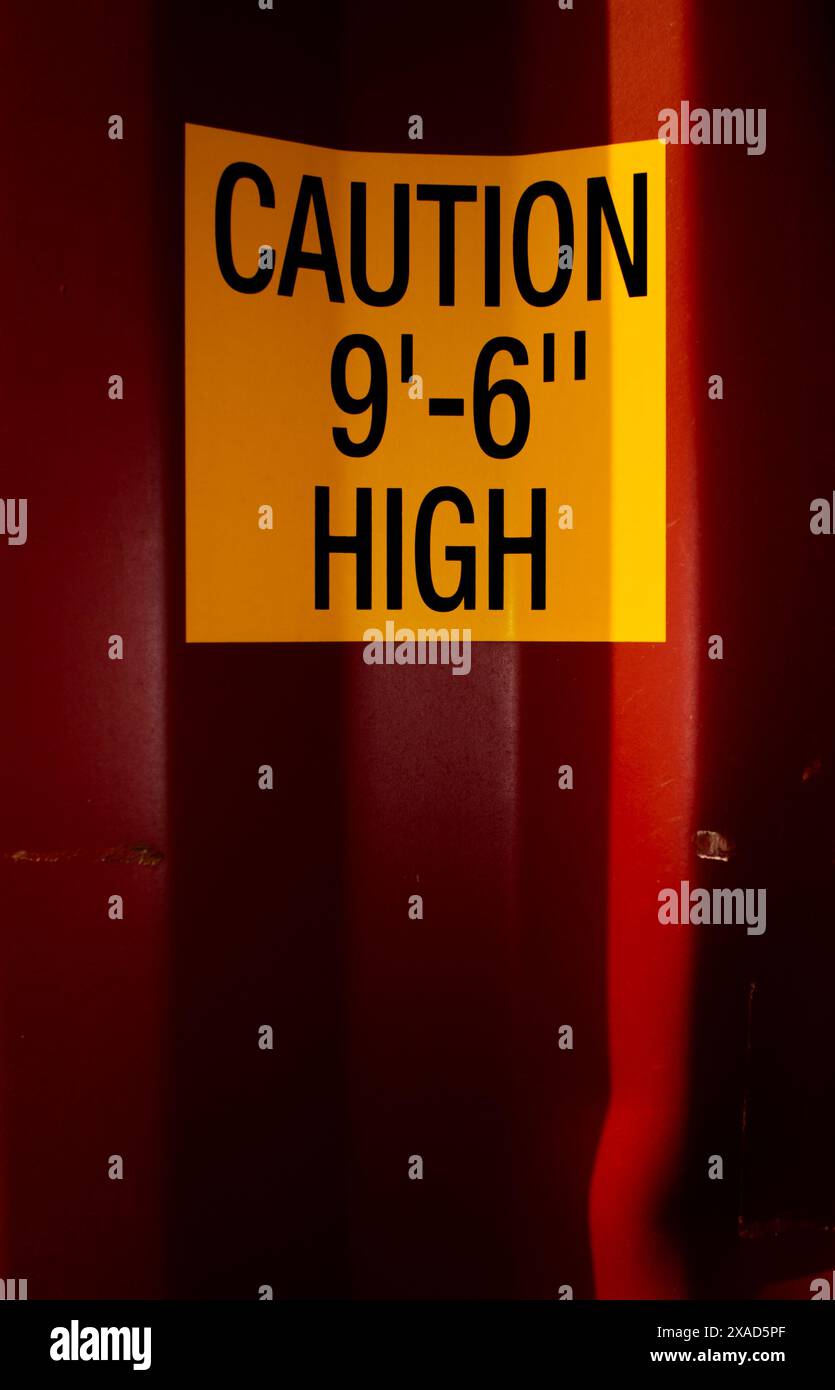 Warning sign height hi-res stock photography and images - Alamy