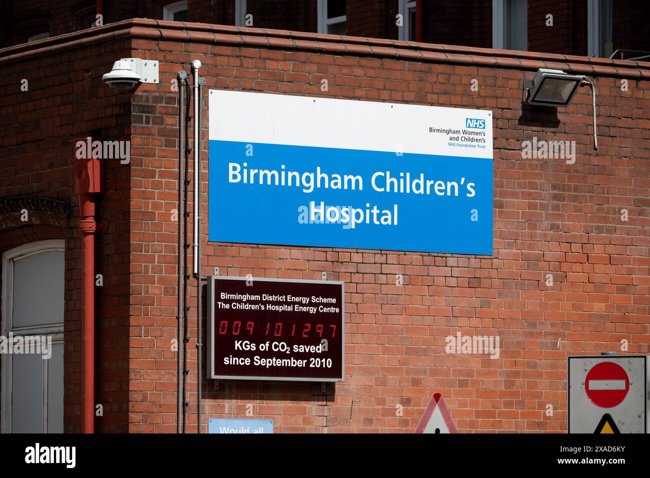 Birmingham Children`s Hospital sign, Birmingham, UK Stock Photo - Alamy