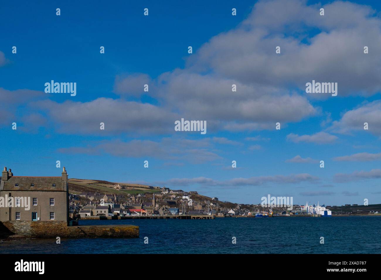 Stromness waterfront and Northlink ferry, Orkney Isles Stock Photo - Alamy