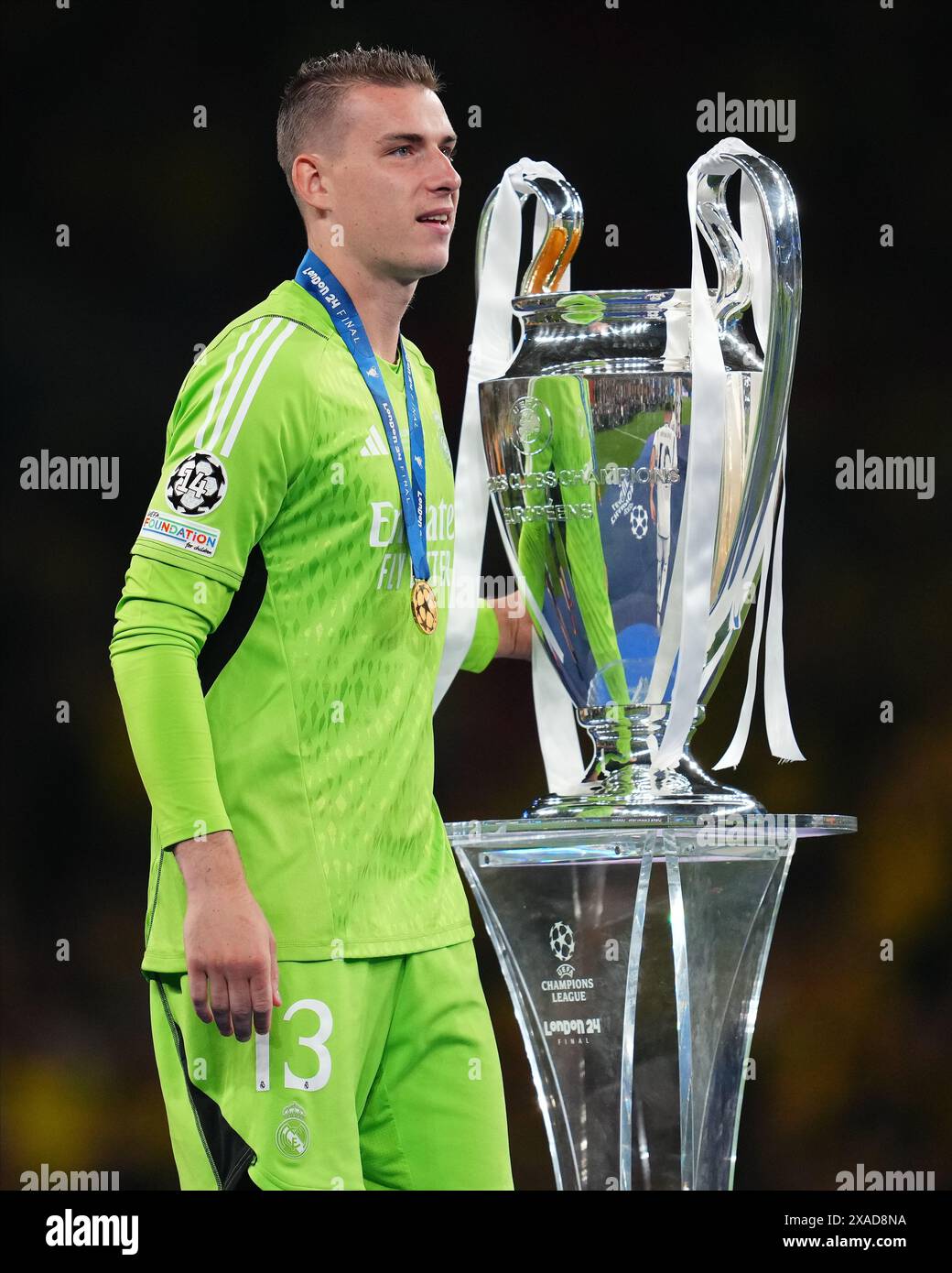 Andriy lunin 2024 trophy hi-res stock photography and images - Alamy