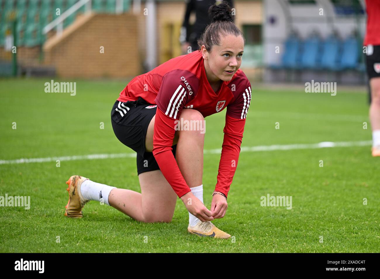 POZNAN, POLAND - 03 JUNE 2024: Wales' Georgia Walters during a training ...
