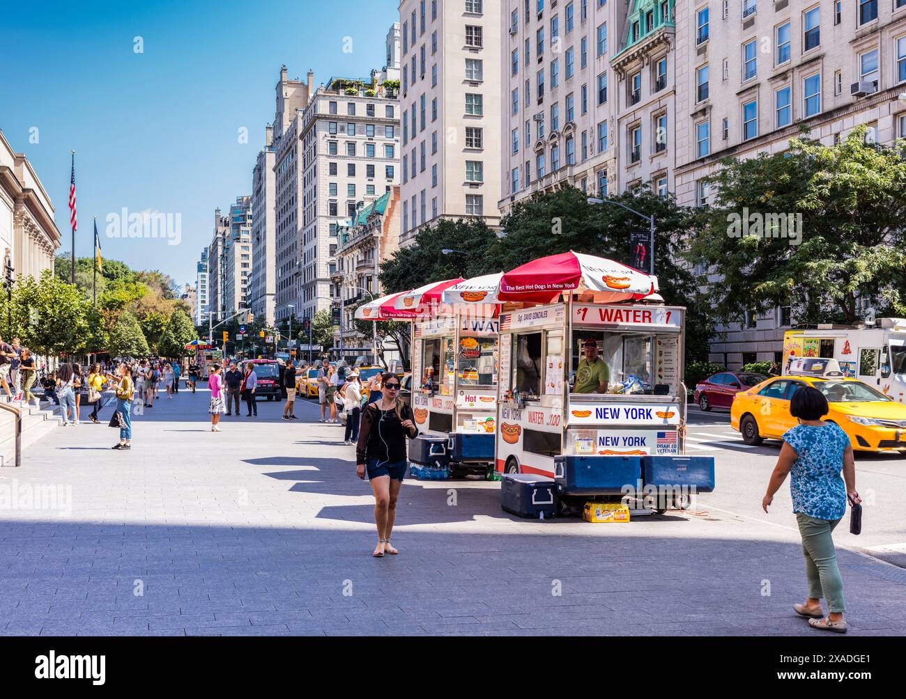 New York City, United States - August 26, 2017: Vendors of hot dogs and ...