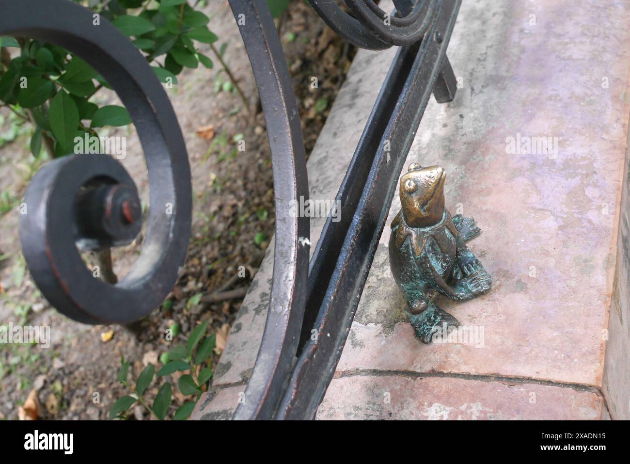 Kermit the frog, a bronze mini statue by Hungarian Ukrainian sculptor ...