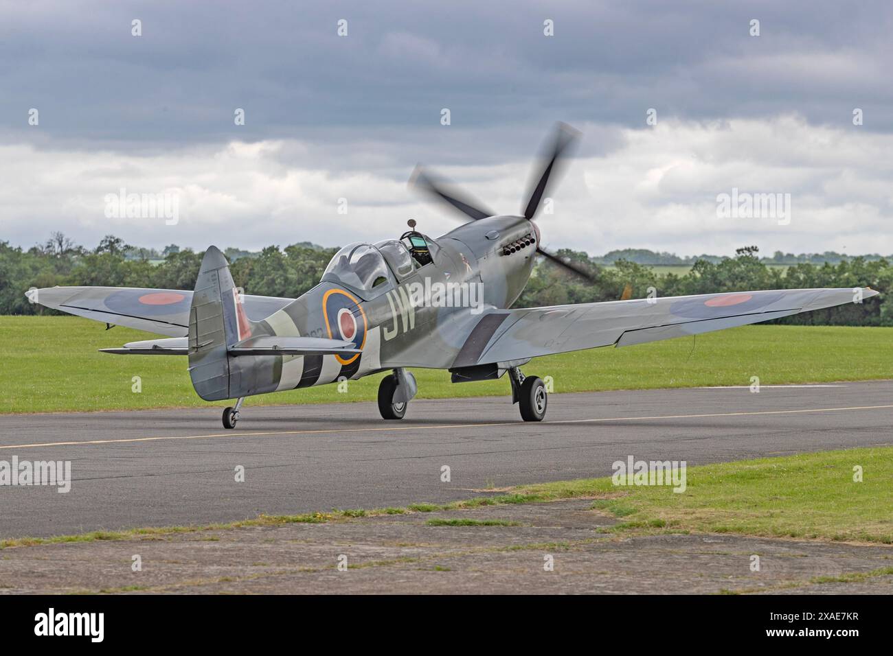 Spitfire PV202 And Supermarine Spitfire IX IWM Duxford D-day 80 Summer ...