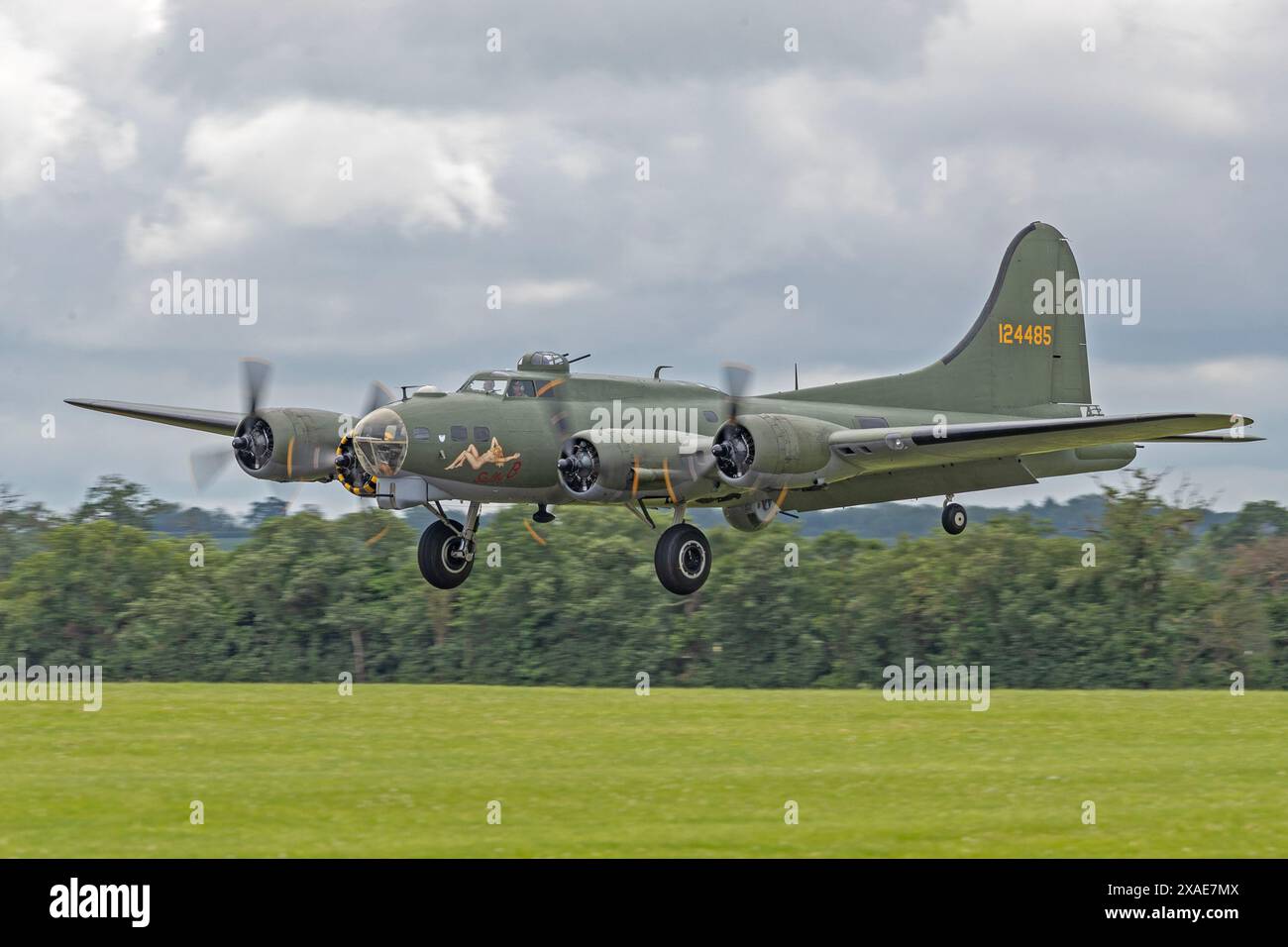Boeing B-17G Flying Fortress 'Sally B' Landing At IWM Duxford After ...