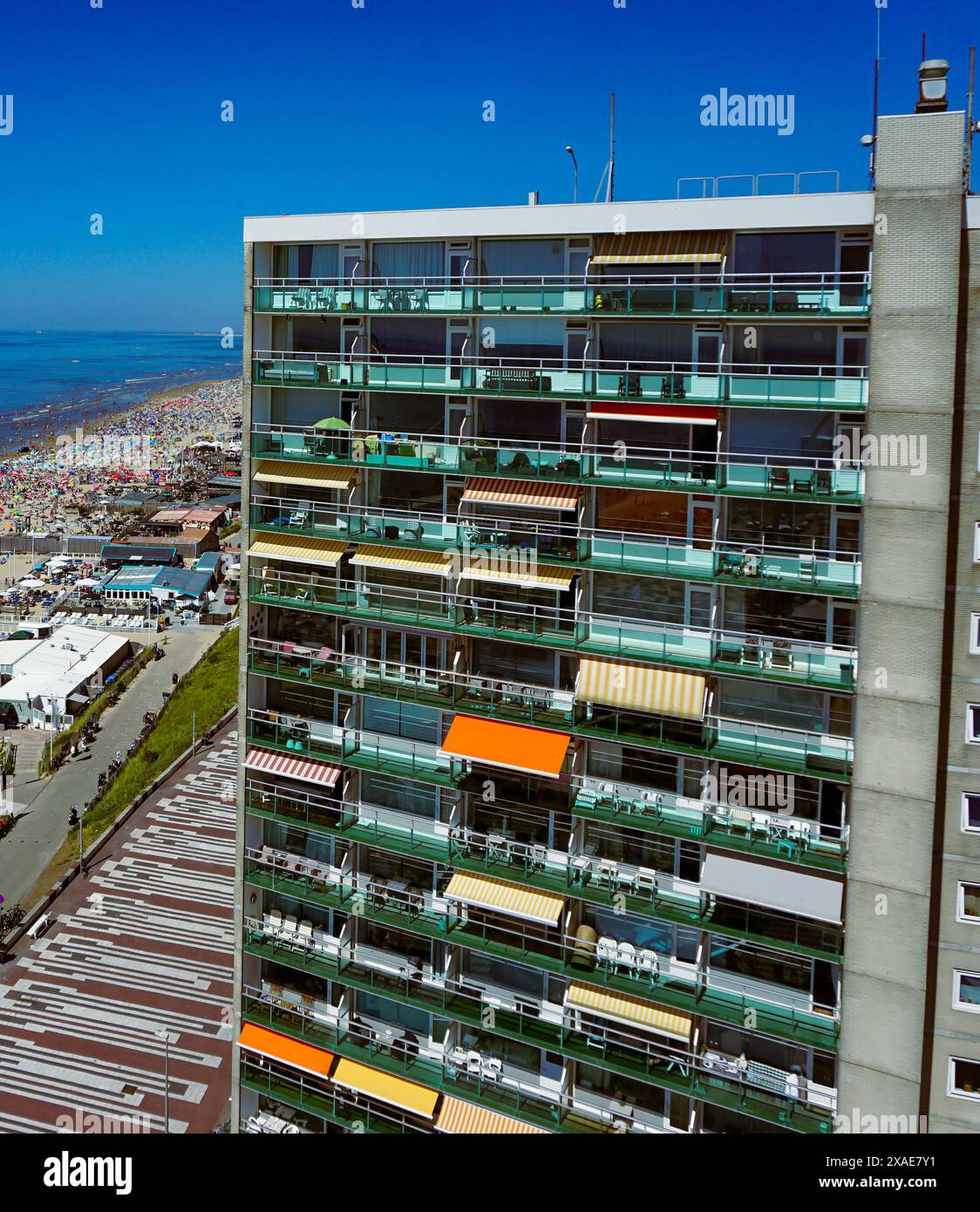 Zandvoort building beach terrace hi-res stock photography and images ...