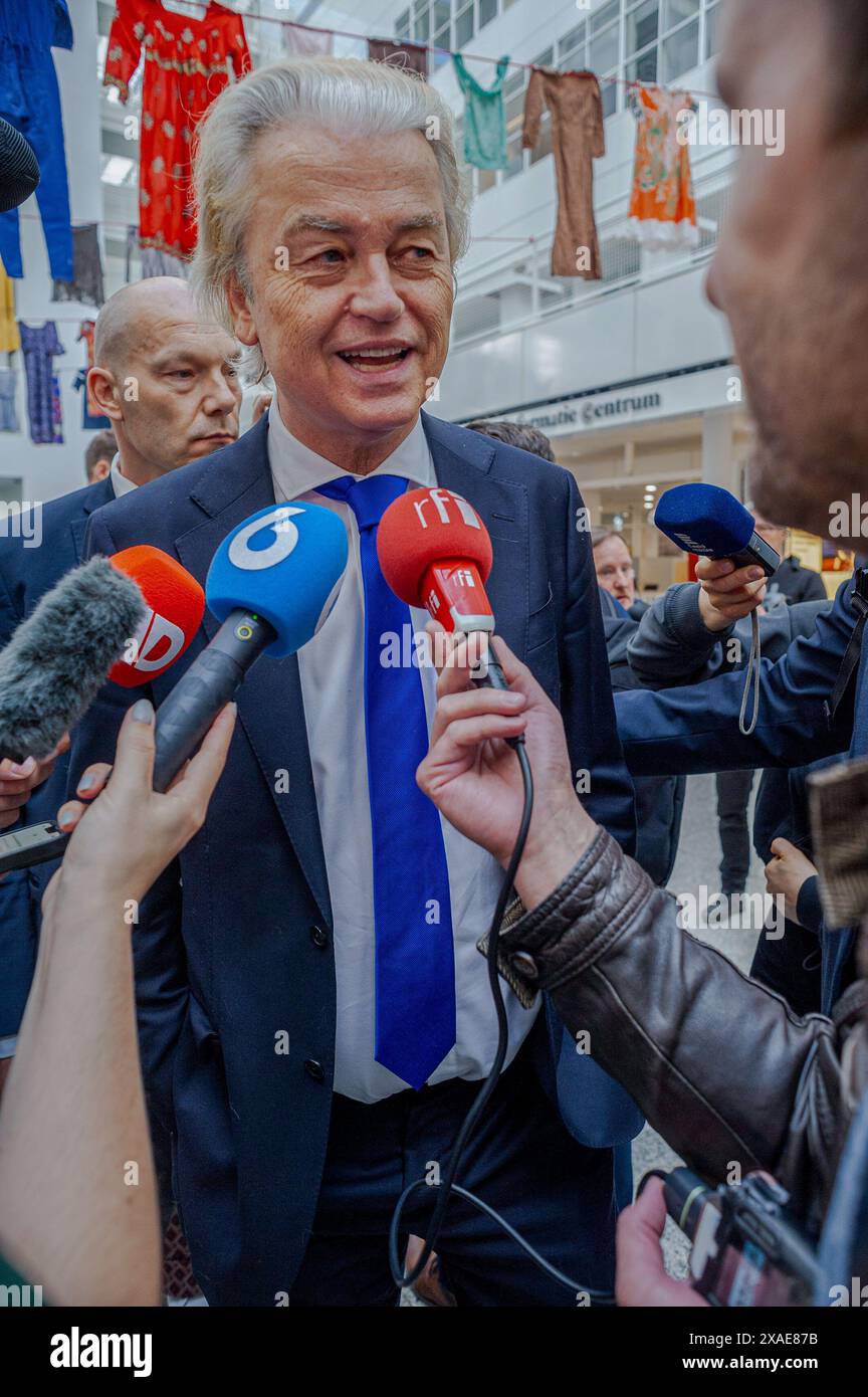 PVV leader Geert Wilders answers question by the press, after casting ...