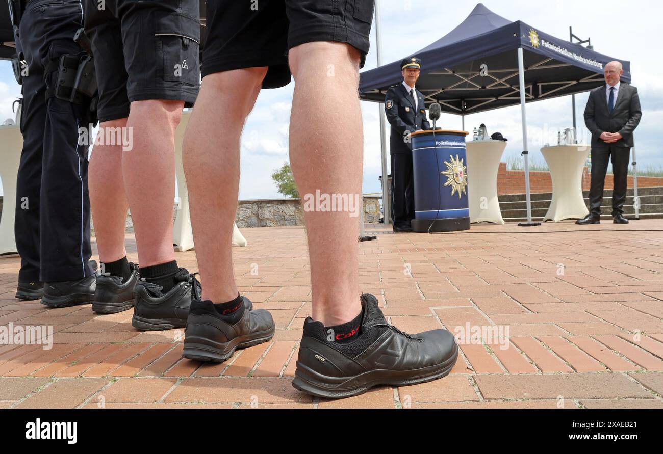 Police in shorts hi-res stock photography and images - Alamy