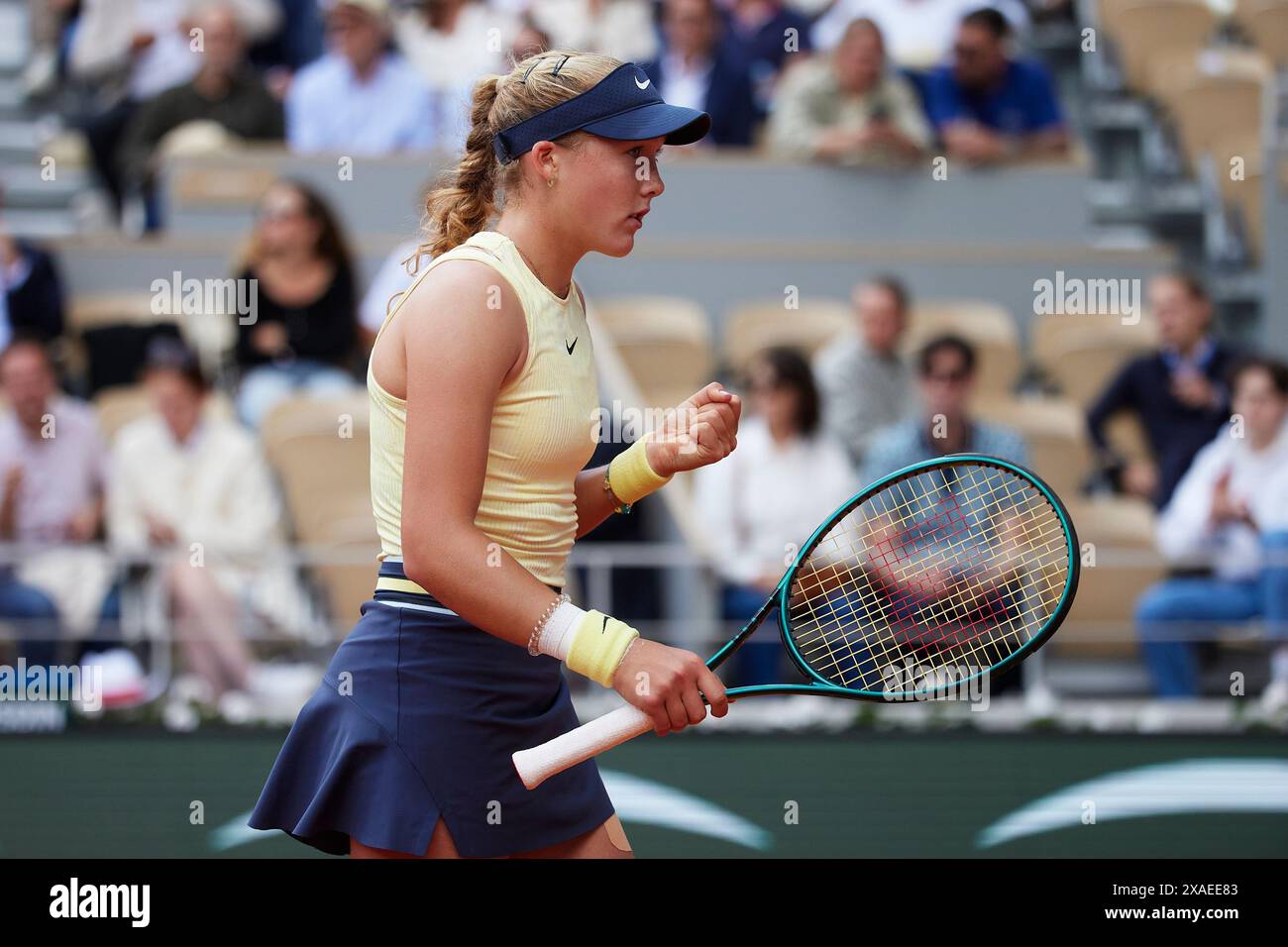 Mirra andreeva sabalenka french open hi-res stock photography and ...