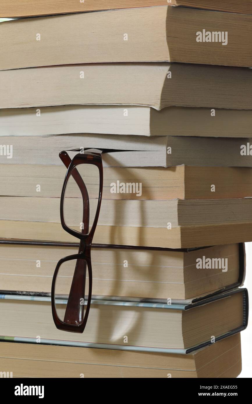 Books stack hi-res stock photography and images - Alamy