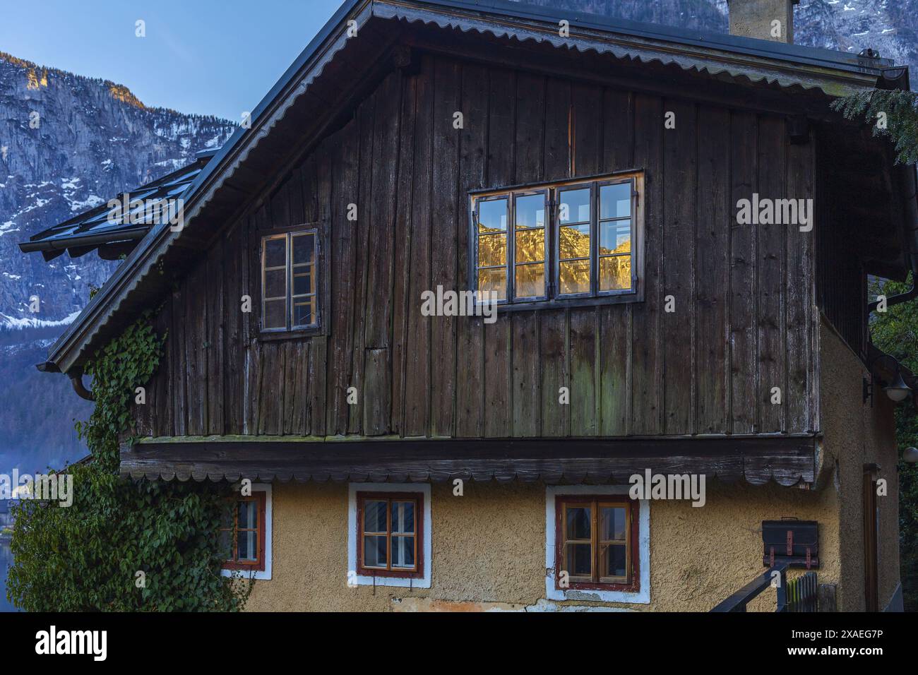 Traditional austrian house hi-res stock photography and images - Alamy