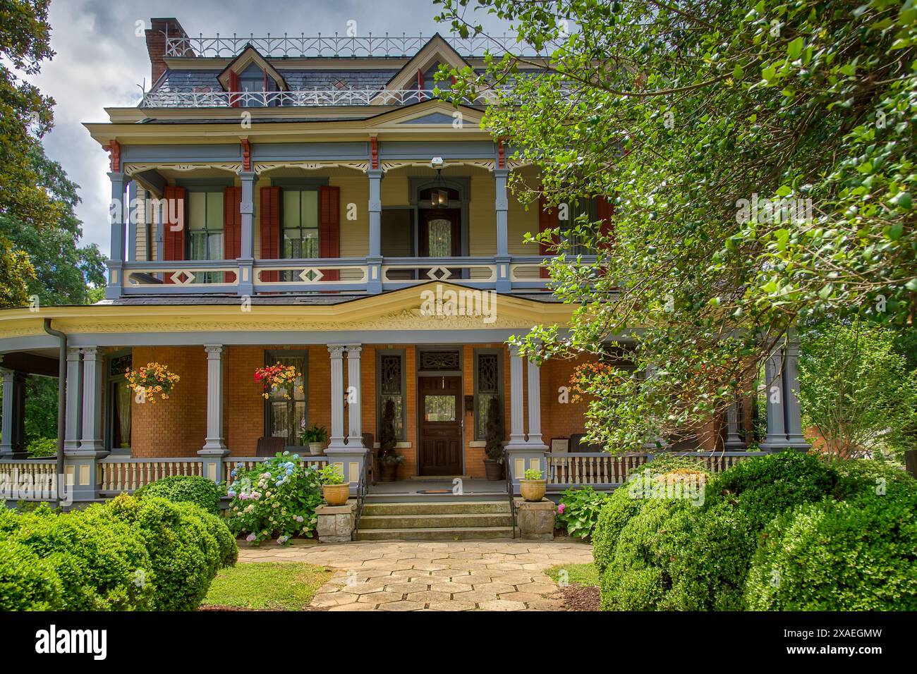 Rose Lawn Mansion Stock Photo - Alamy