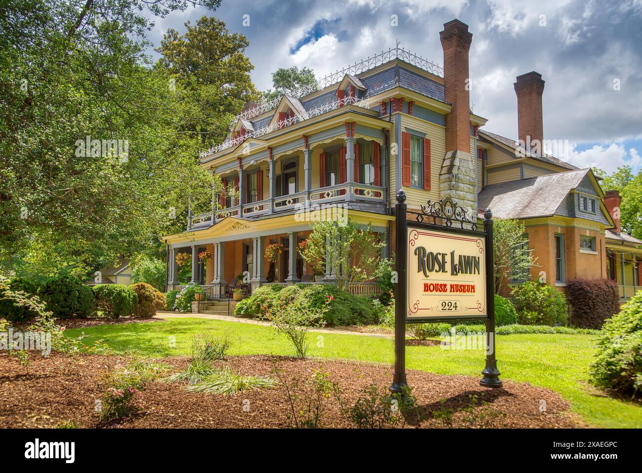 Rose Lawn Mansion Stock Photo - Alamy