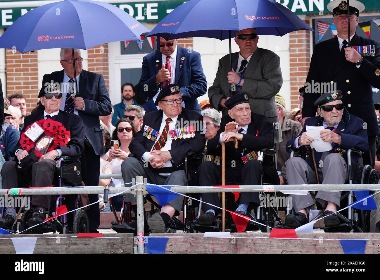 Veterans Ken Hay (second left), Alan McQuillin(far right) and John ...