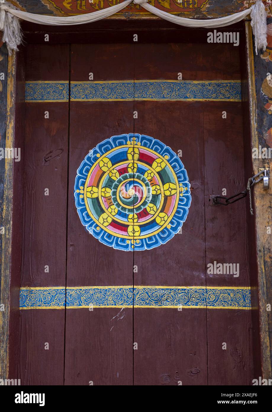 Ogyen Choling Palace and Museum wooden door, Bumthang, Ogyen Choling ...