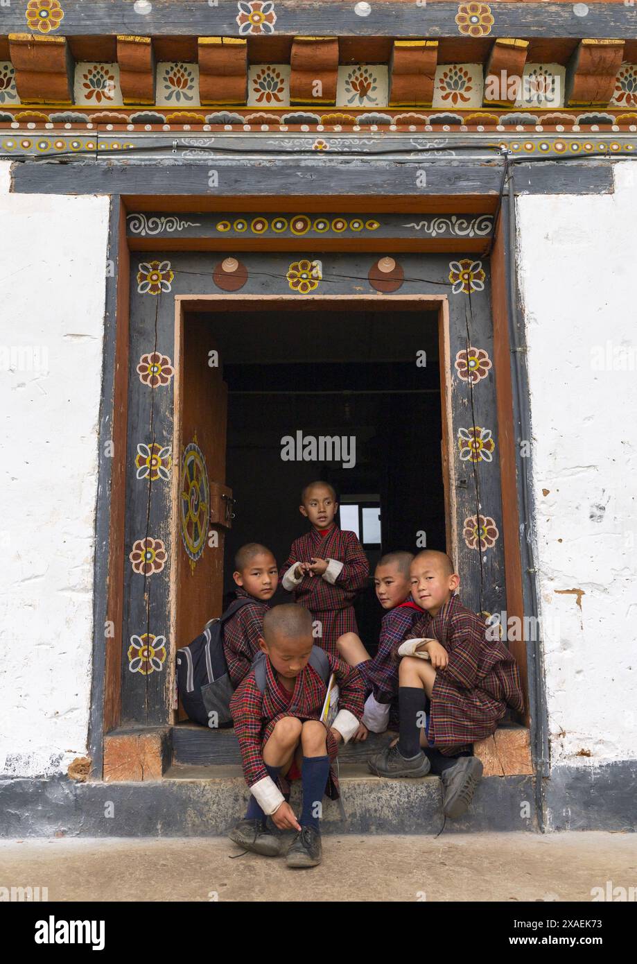 Bhutanese novices monks in Nyenzer Lhakhang, Thedtsho Gewog, Wangdue ...