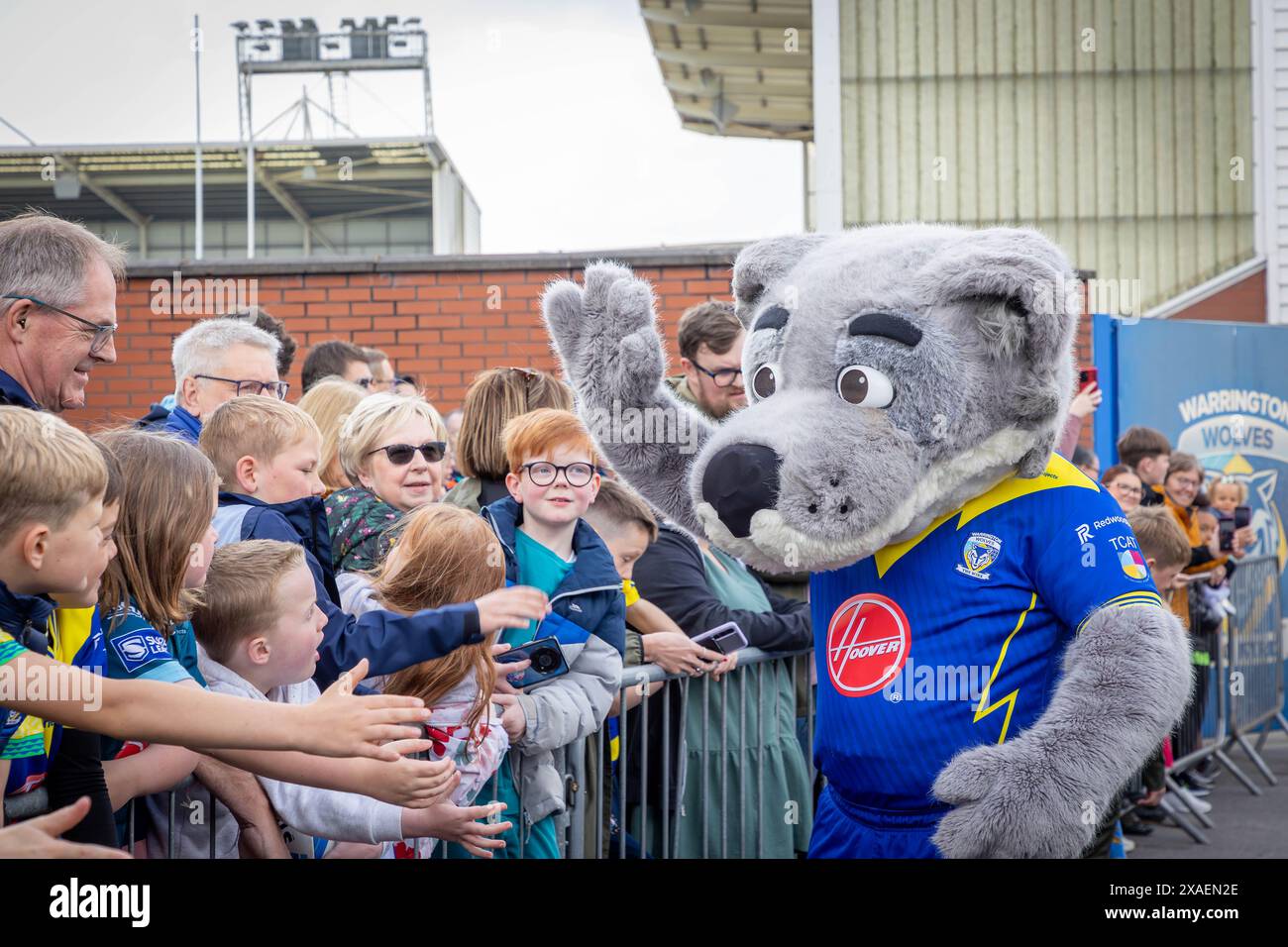 Warrington, Cheshire, England - 06 June 2024 - Warrington Wolves left ...