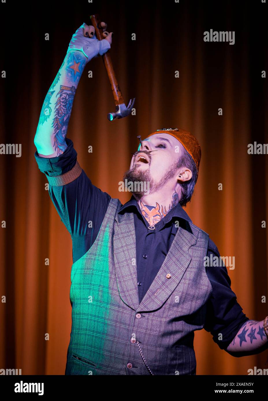 Balloon on nails hi-res stock photography and images - Alamy