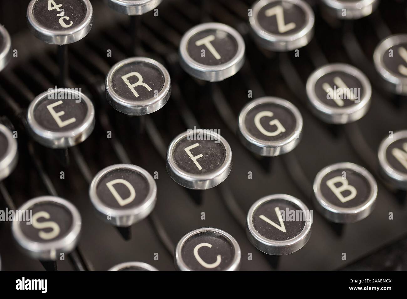 Typewriter keyboard layout hi-res stock photography and images - Alamy